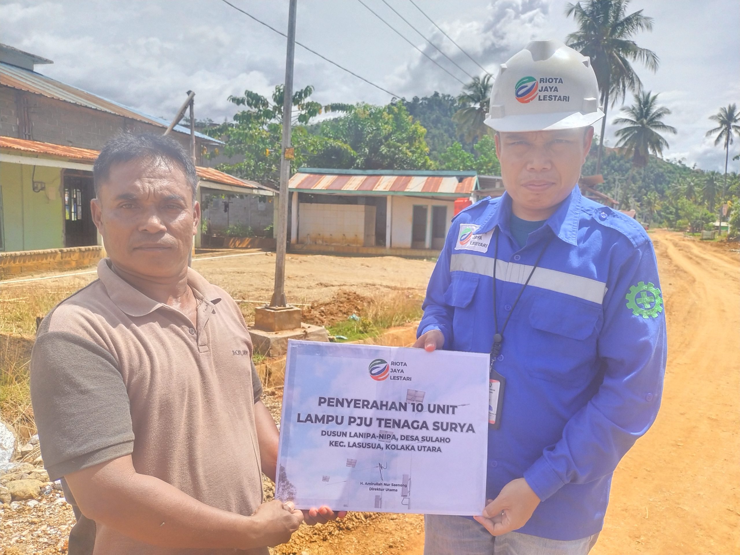 PT Riota Jaya Lestari Salurkan Bantuan Lampu PJU Tenaga Surya di Desa ...